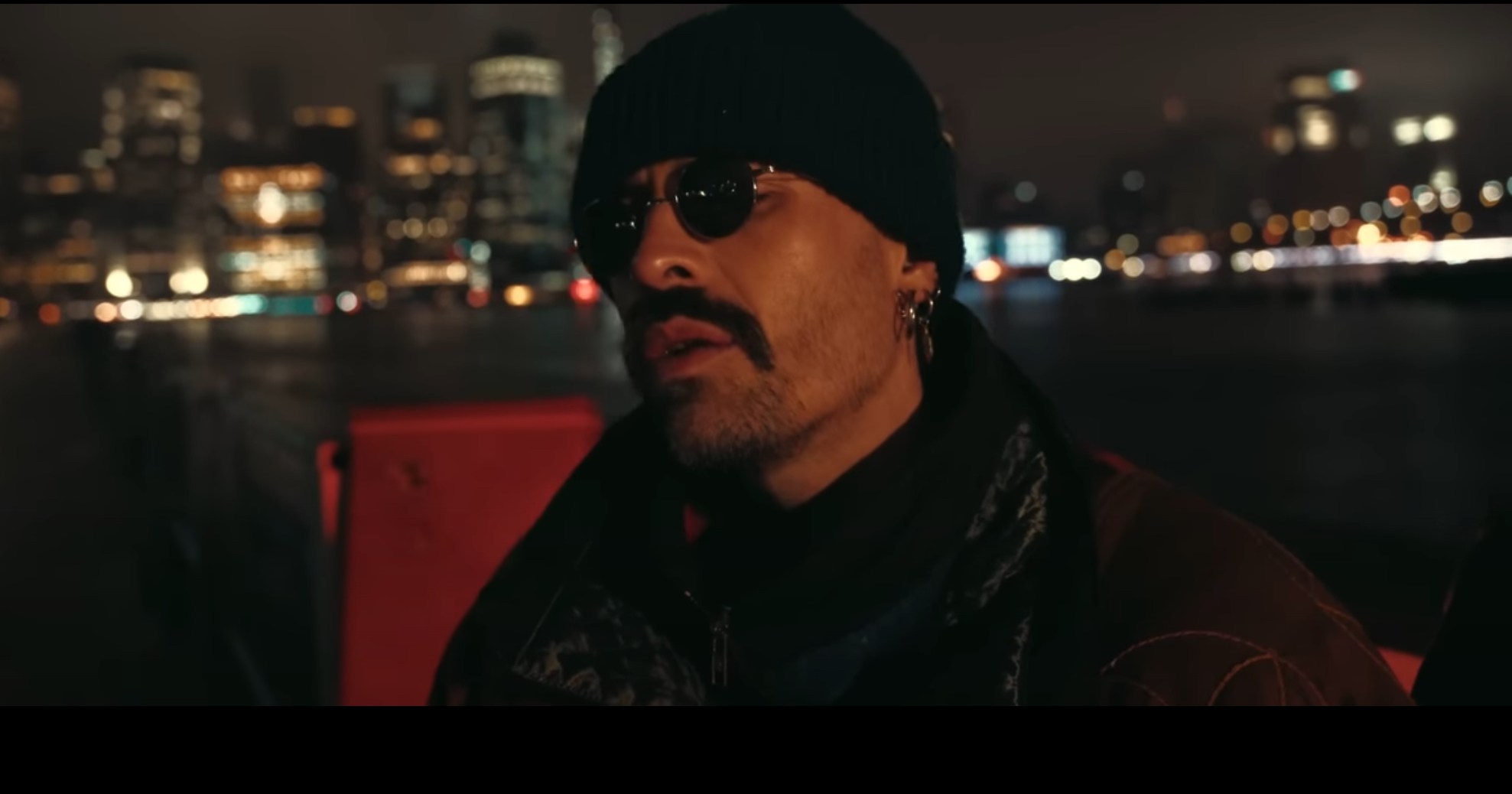 Mike Bahía estrena “Contigo”, un álbum muy personal del que te presentamos “Corazón ...