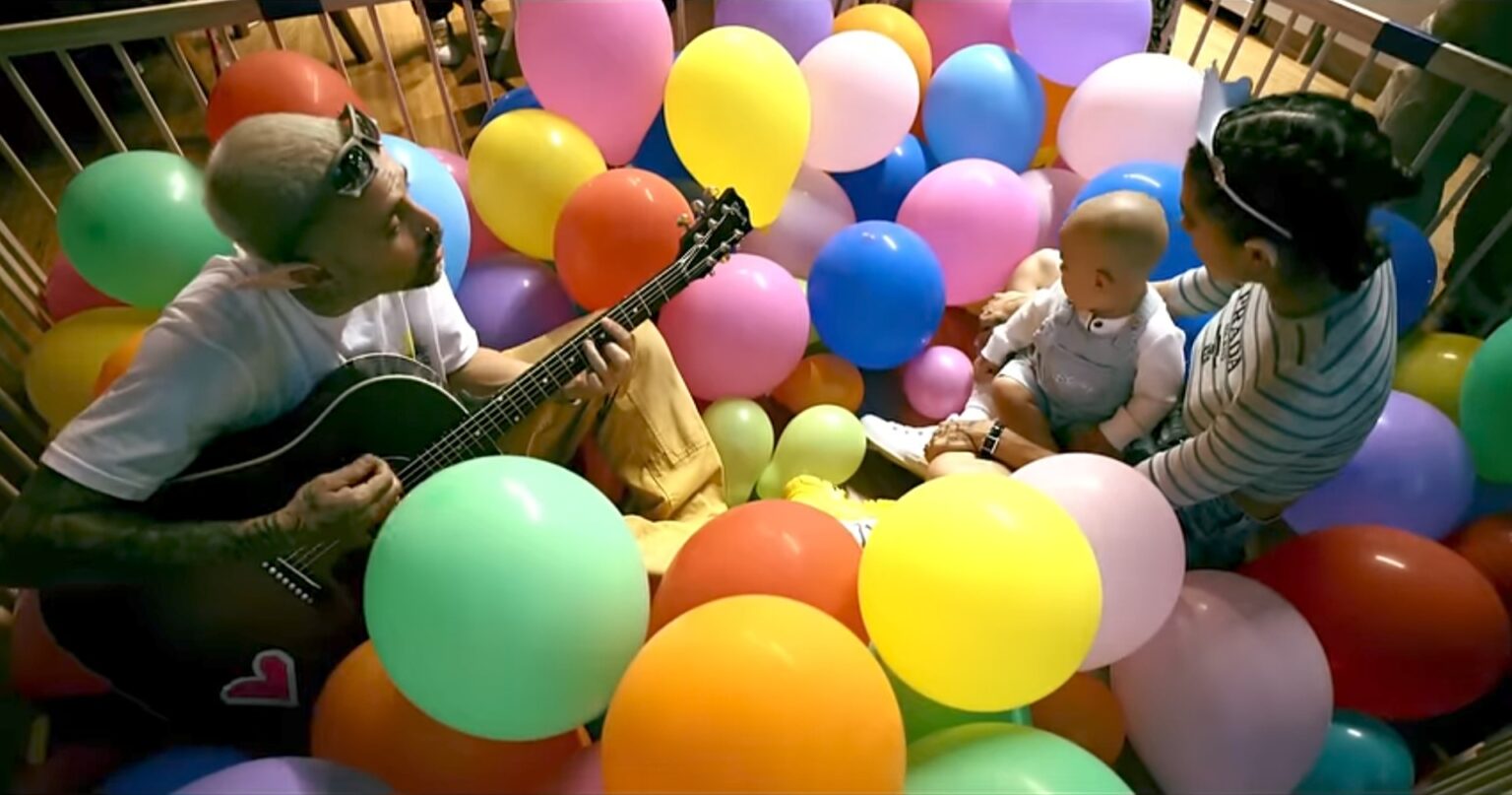 Greeicy le canta a su hijo "KAI" • Musicalatinaurbana.com™