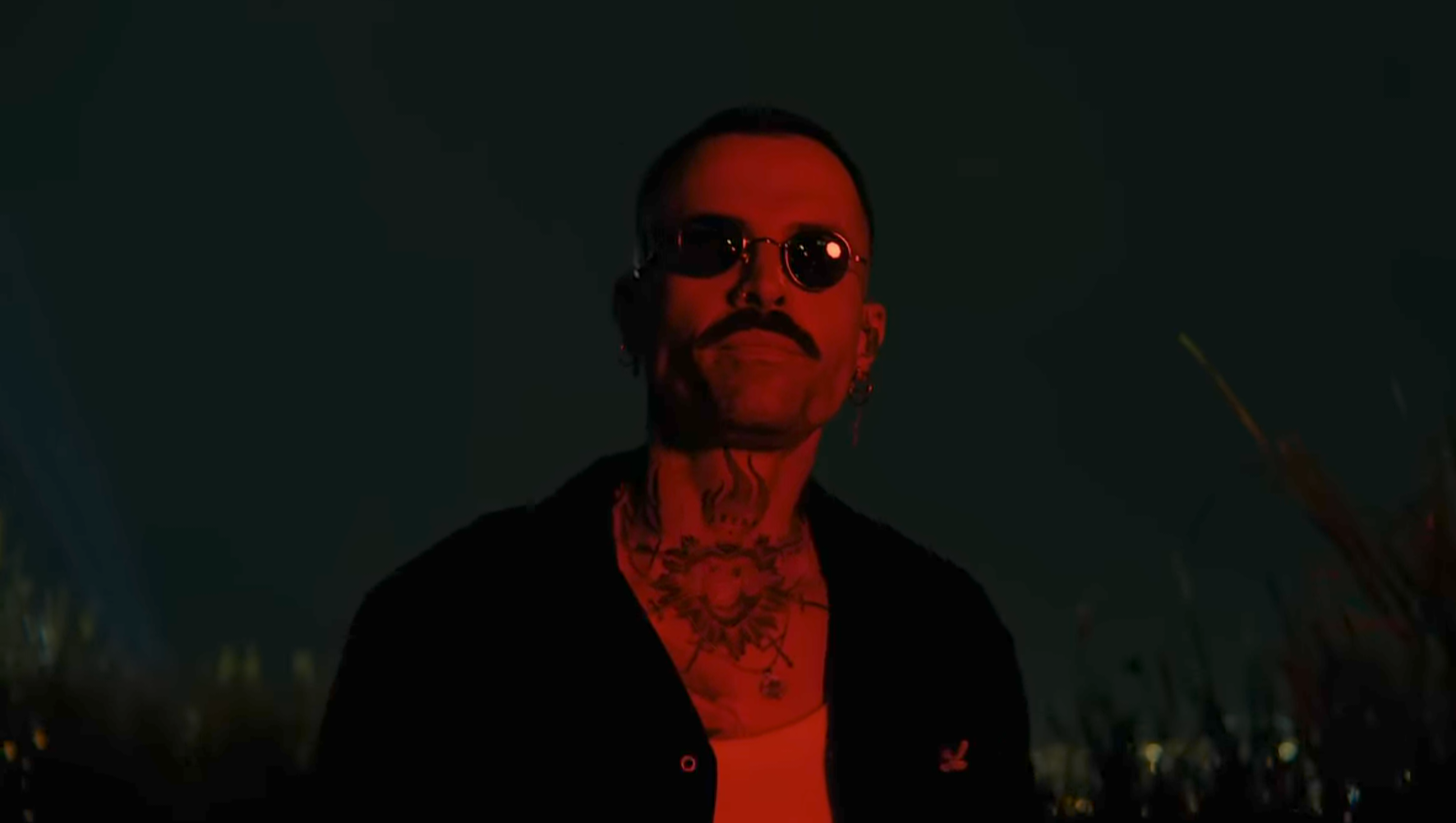 Mike Bahía nos regala un "Bolerito" • Musicalatinaurbana.com™